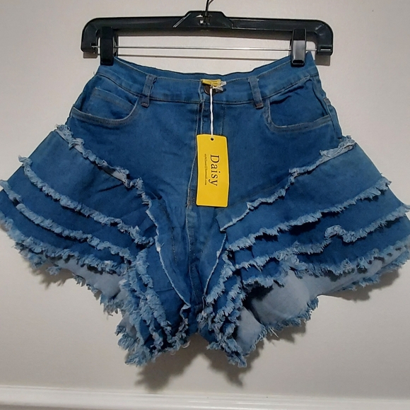 Daisy | Shorts | B3 Daisy Brand Ruffled Short Shorts In Small And ...